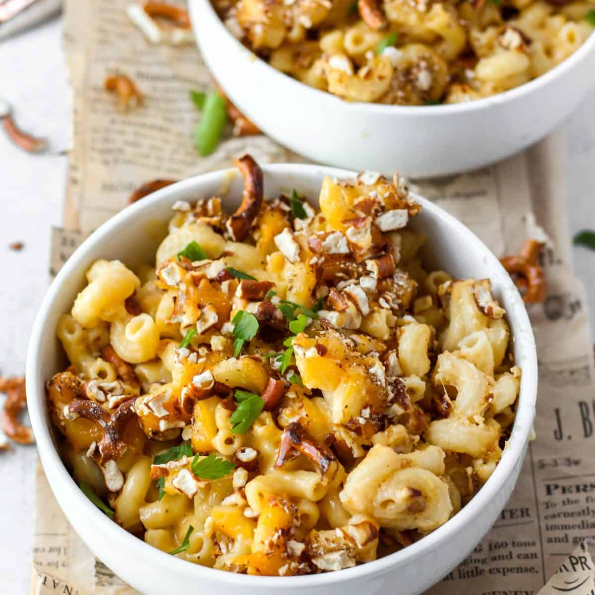 Beer Cheese Mac and Cheese with Pretzel Topping - A Seasoned Greeting