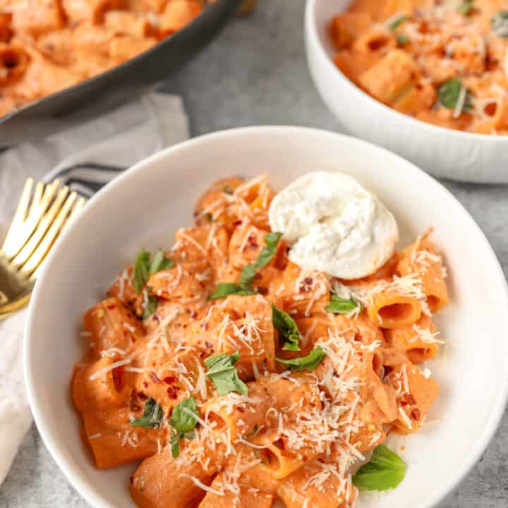 Spicy Rigatoni Vodka - A Seasoned Greeting
