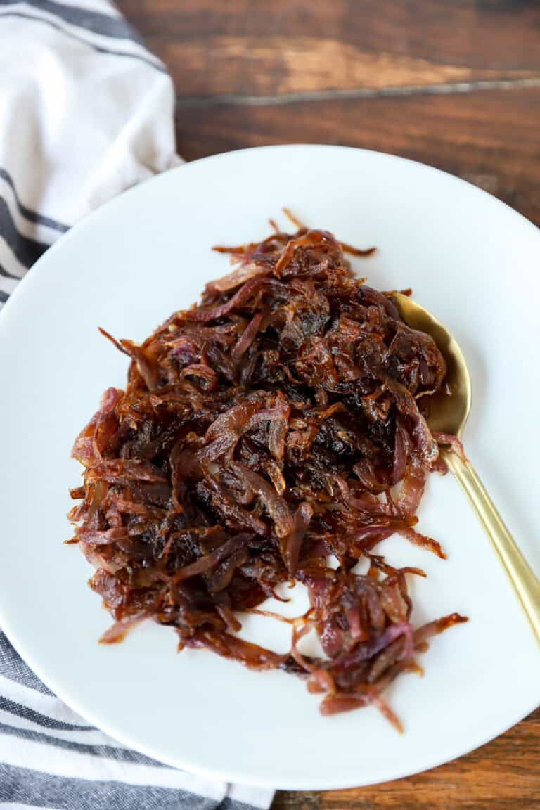 How to Caramelize Red Onions - A Seasoned Greeting